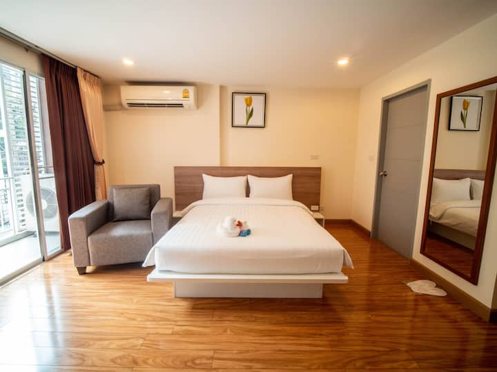 Full Service Apt (5 Mins To Emquartier/bts) - Bangkok