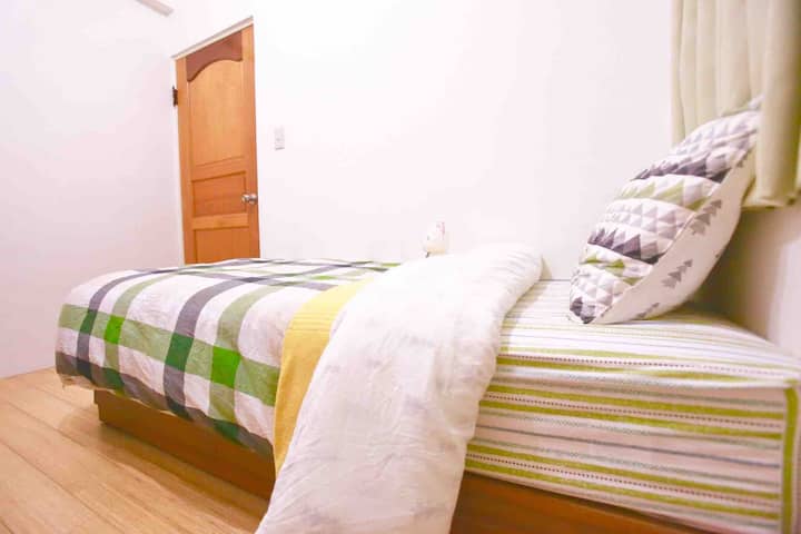 Mrt Yongchun 5mins Cozy Room[20%discount] - Taipei