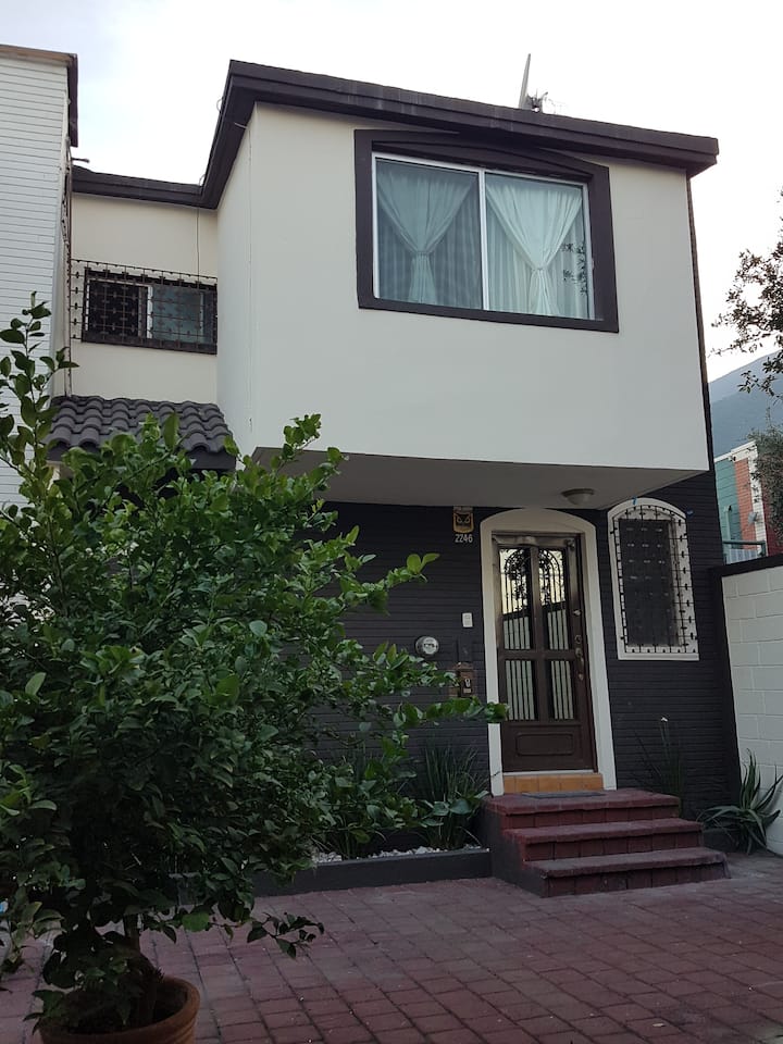 Town House Completo Cumbres 2o Sec.  Para 6 Pers. - Monterrey