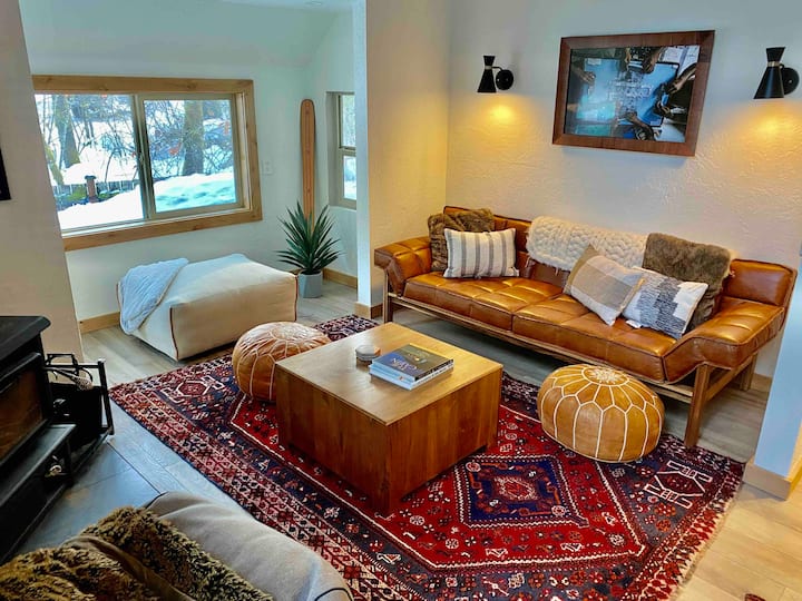 Cowboy Mt. Lodge : Ev Charger, Hot Tub, Generator - Skykomish, WA