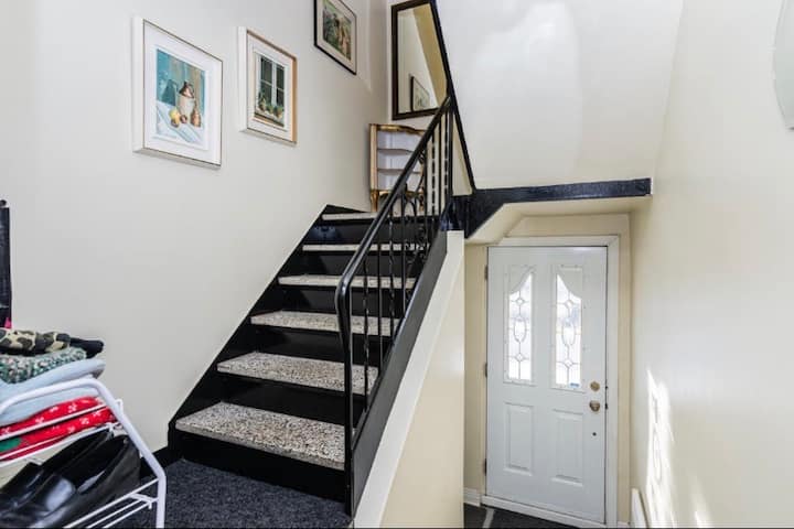 Beautiful 3bdr Apartment - Montréal, QC