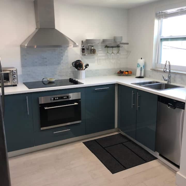 Modern 2 Bedroom Brickell Apartment! Free Parking! - Coral Gables