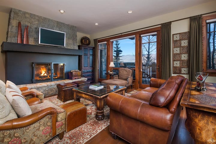 Elegant Mountain Retreat-ski In, Ski Out - Edwards, CO