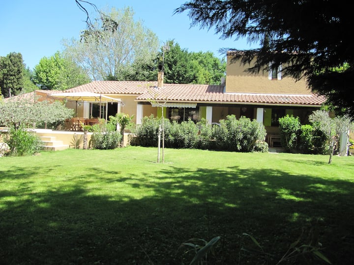 Grande Villa Tout Confort,climatisation,piscine - Vedène