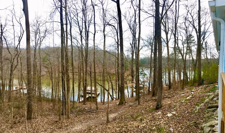 Lake Lanier 4 Bedroom Lake House - Cumming, GA