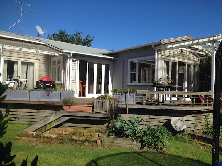Sunny, Central, Family Home Base, Great For Kids. - Auckland
