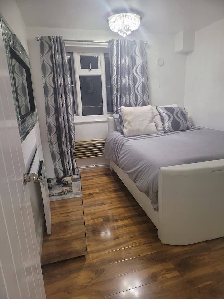 Shirley's Palace - London