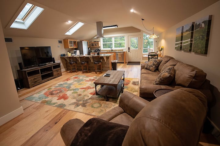 Breathtaking Romantic Rustic Style Loft - Clemson - Clemson, SC