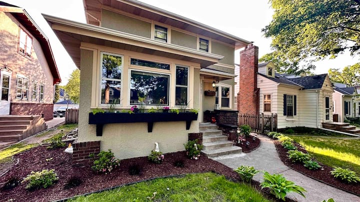* >A Vintage Gem On Washburn Avenue W/hot Tub* - Minneapolis