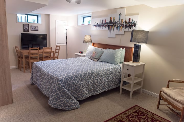 Private Suite W/bath + Free Parking - Silver Spring, MD