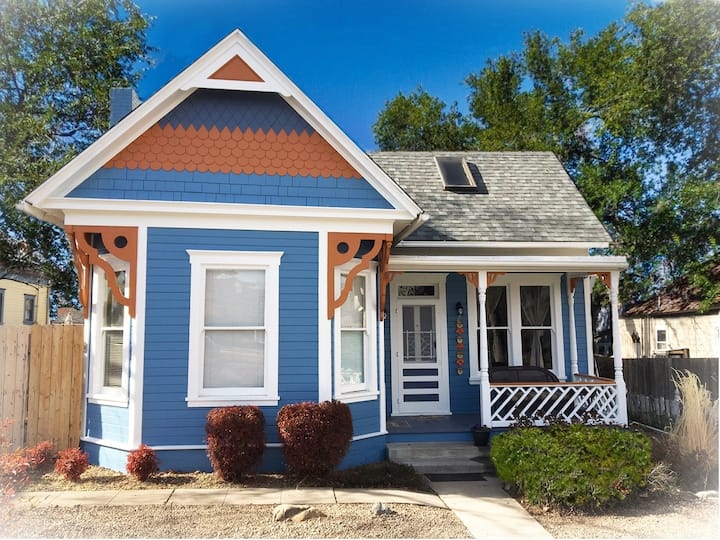 Victorian Suites ~ The Perfect Location With All The Comforts Of Home - Prescott, AZ