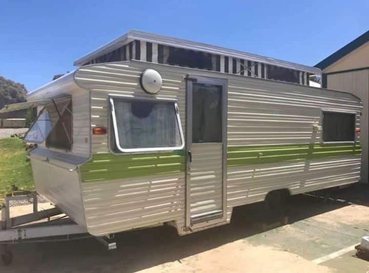 Caravan Hire - Winnie
Pop Top 6 Berth With Annex - McLaren Vale