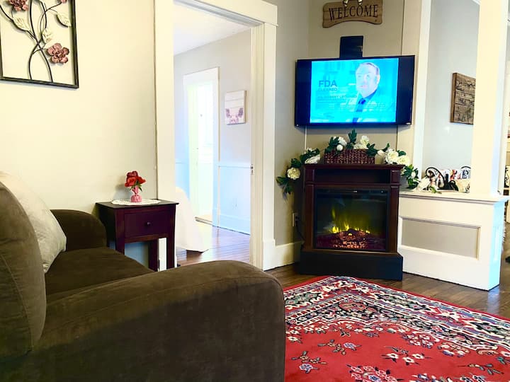 Pigpalace - Private Home Close To All Things Okc! - Oklahoma City, OK