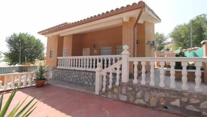 Chalet Dragonera. Tucasatemporal - Valdemoro