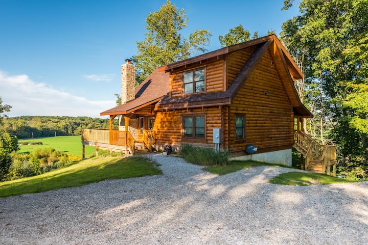 The Orchard Log Cabin - Nashville, IN