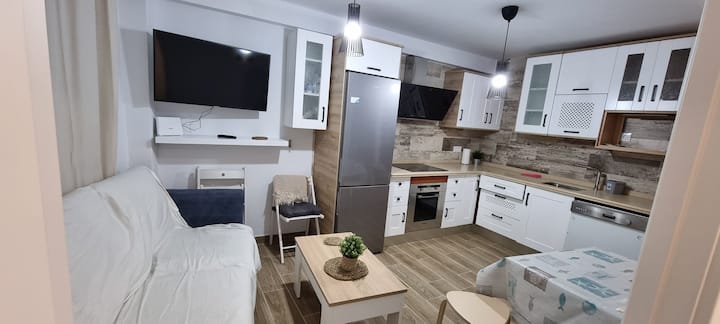Piso Amplio Completo En Almería Para 9 Personas - Aguadulce