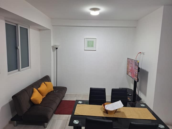 Amenidades Y Parqueo, En Centro Histórico - Guatemala City