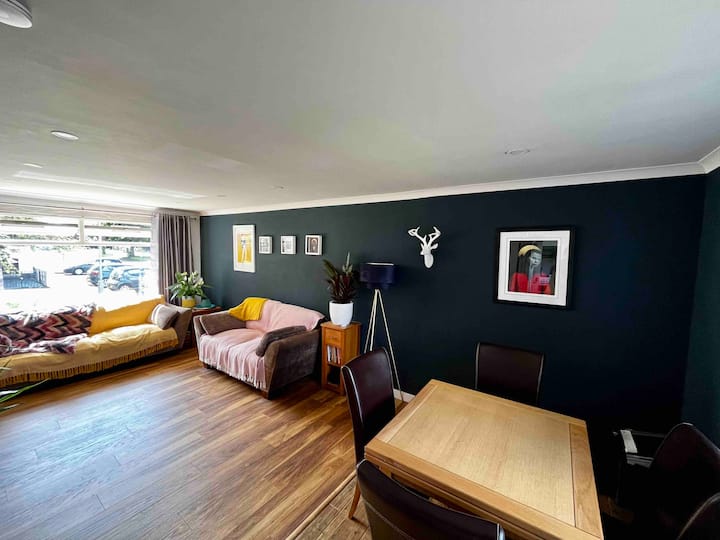 Modern Flat With Links To Airport/m8 - Paisley