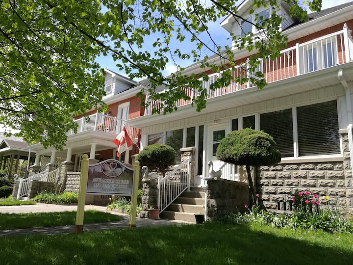 Premium Suite Of Ambassador's Inn Next Door - Saint Marys, ON, Canada