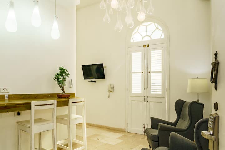 Angles - Cozy Old Habana Studio Apartment - Cuba