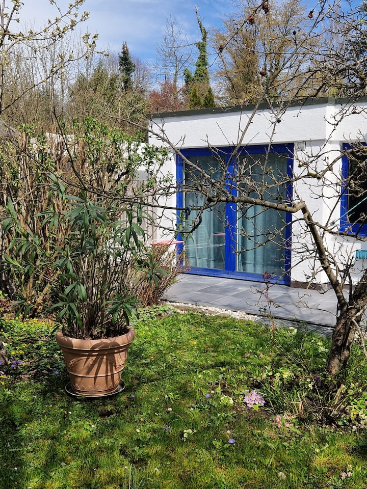 2-zimmer-wohnung In Ausgebauter Garage - Munich