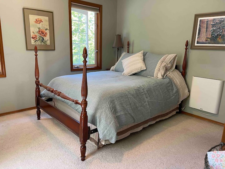 Vintage Decor Room In Wooded Setting; Swim Spa - Olympia, WA