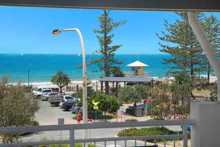 Ocean View - Alexandra Headlands Beachfront Unit - Apartments for Rent ...