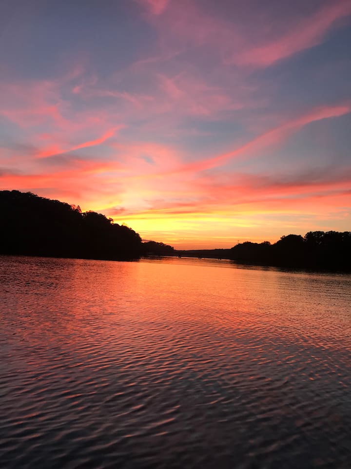 Lakeside @ Lake Hartwell In Clemson, Sc 🐟🌅🚤 - Clemson, SC
