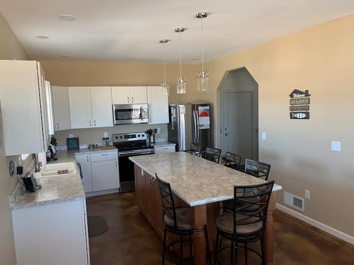 Gards Glendo Getaway 3 Br, 2.5 Ba. - Glendo State Park, Glendo