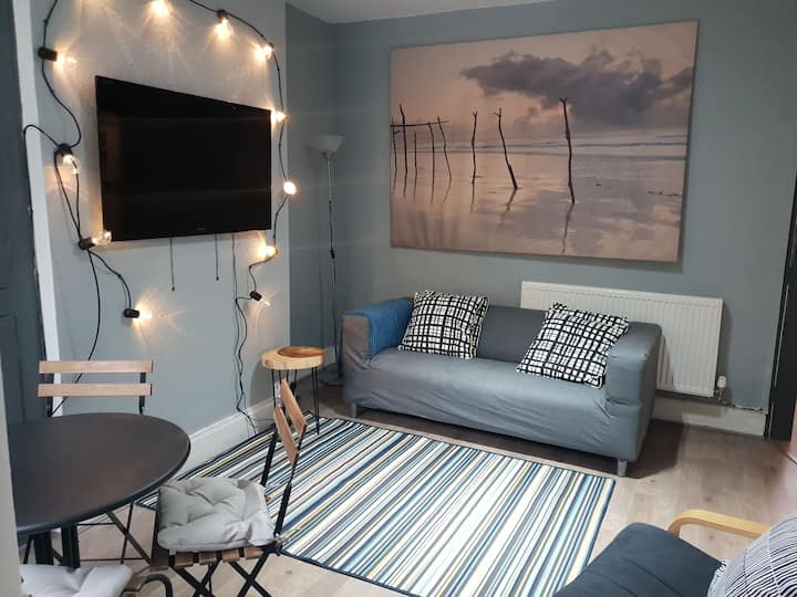 Ty Twt, 4 Bed House. - Bangor