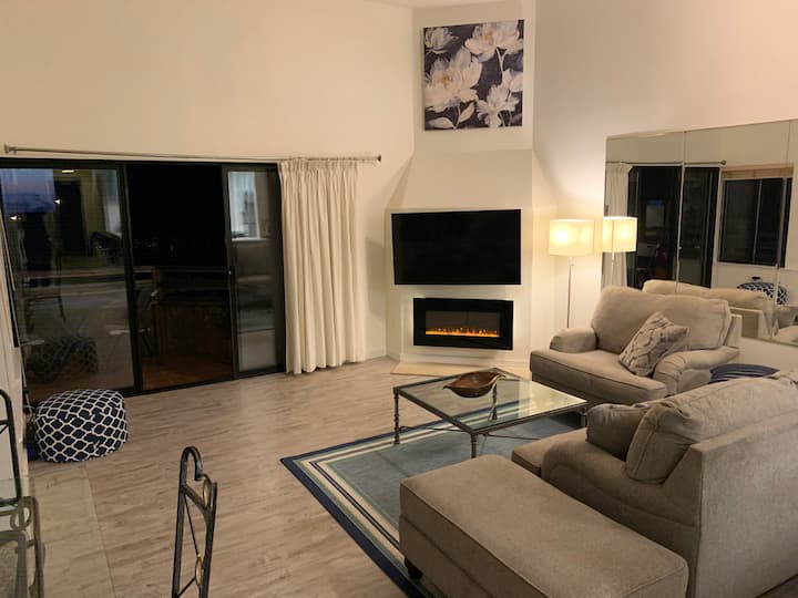 Beautiful Monterey Bay Close To Golf! - Monterey, CA