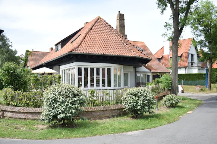 Gezellige Kustvilla Op Wandelafstand Van Strand - Koksijde