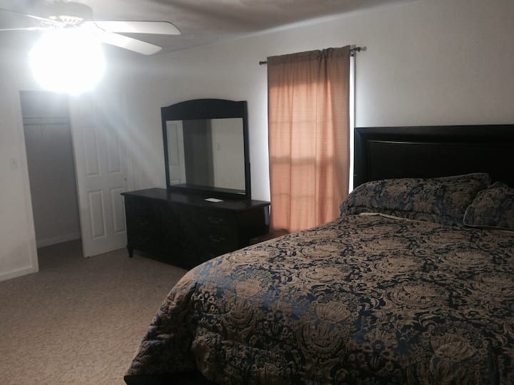 Spacious Room With Private Bath - Suffolk, VA