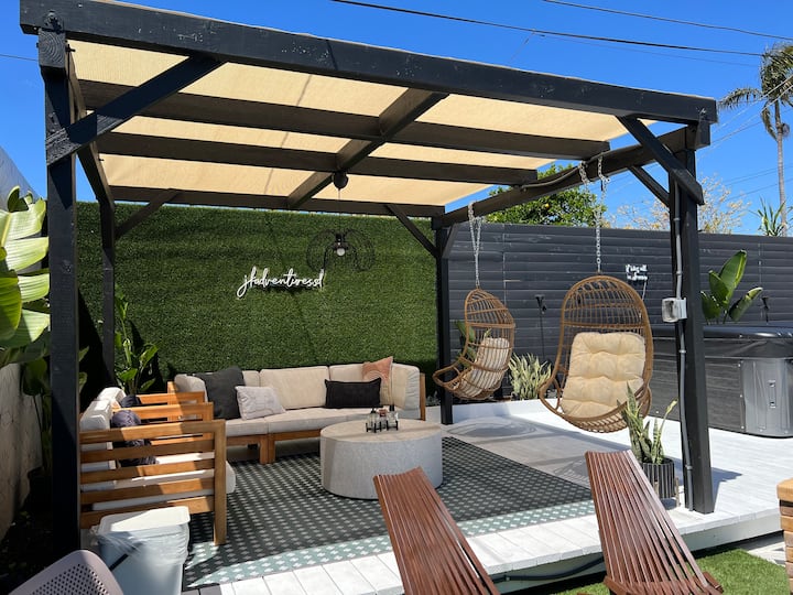 Luxury Modern Retreat • Pool • Spa • Ev Charger - San Diego, CA