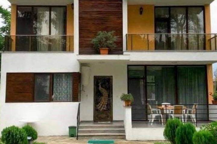 Villa Barbare - Georgien