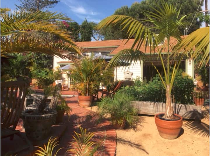 Encinitas Palms Guesthouse - Encinitas, CA