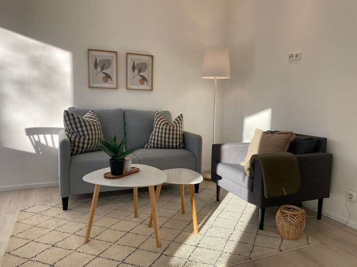 Country Style Apartment With Balcony Near Fair - Hannover