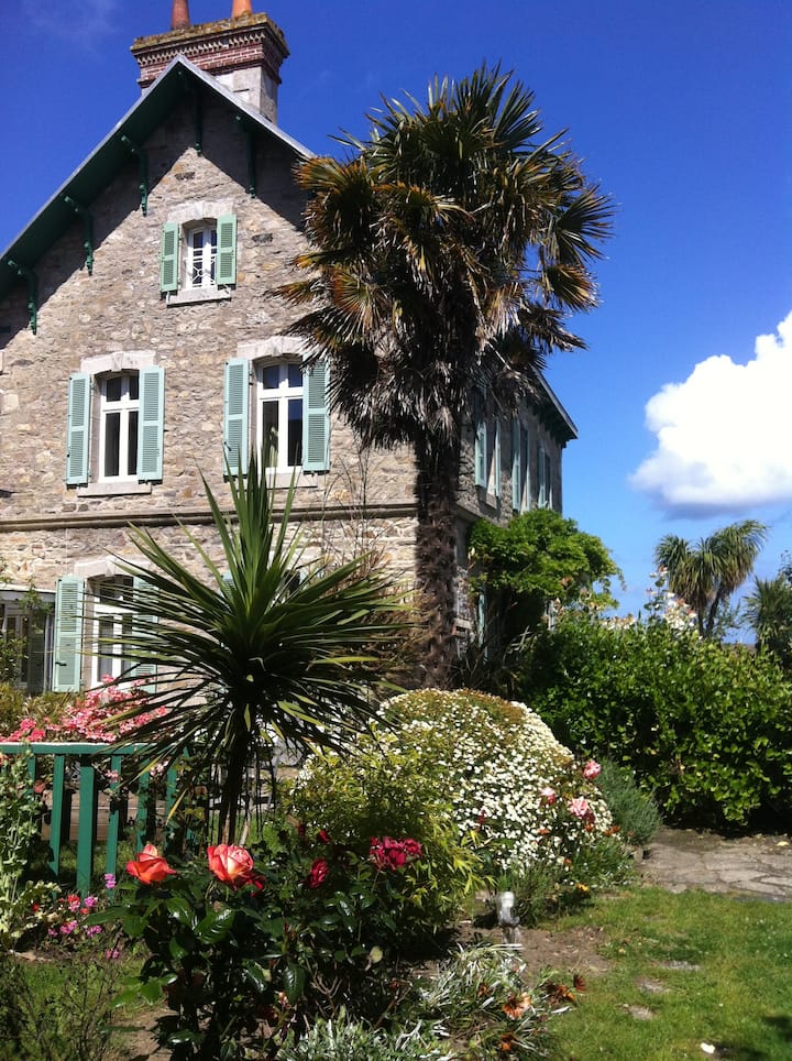L’appartement Du Port, Vue Mer, Jardin Et Parking - Roscoff