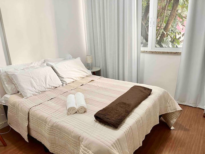 Studio Com Vaga De Garagem A Uma Quadra Da Praia - Ipanema