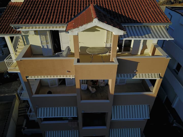 Penthouse Apartment With A Sea View - 圖策比