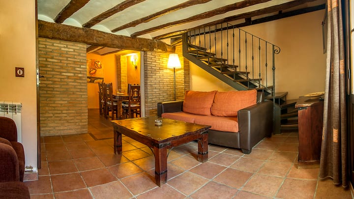 El Solanar (Apartamentos Los Aljezares) En Gea - Albarracín