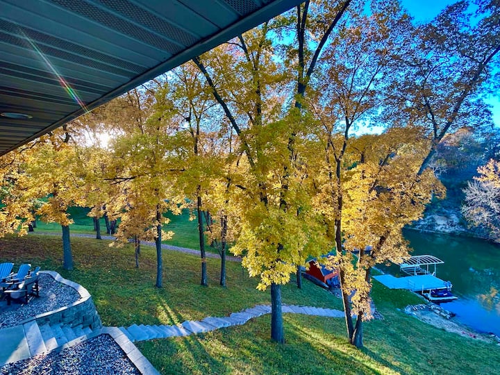Lakefront Bunkhouse + Hot Tub - Springbrook State Park, Guthrie Center