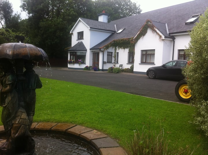 Lakeland House - Killaloe