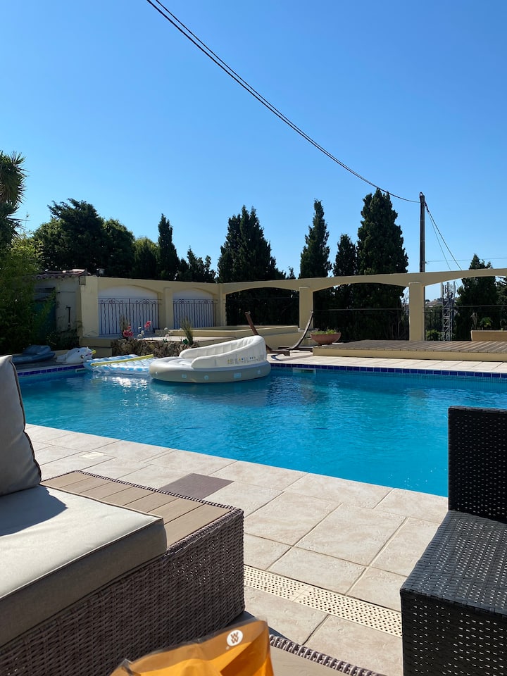 Grande Maison 200m2 Avec Piscine Privatisée - Carqueiranne