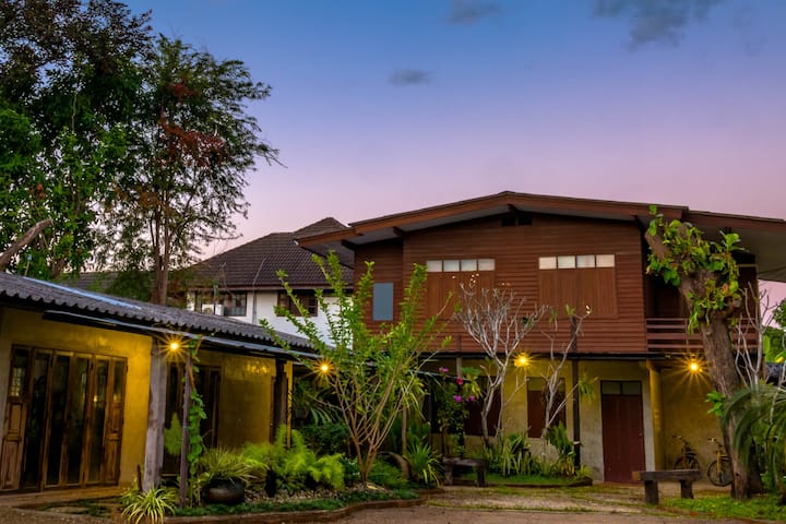 Punjum House, Near Old City, Near Night Bazaar. - Thaïlande