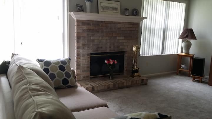 Bright 'Villages Of Pablo' Home - Neptune Beach, FL