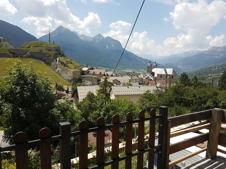 Appartement T4 Plein Sud Avec Jardin Et Balcon. - Briançon
