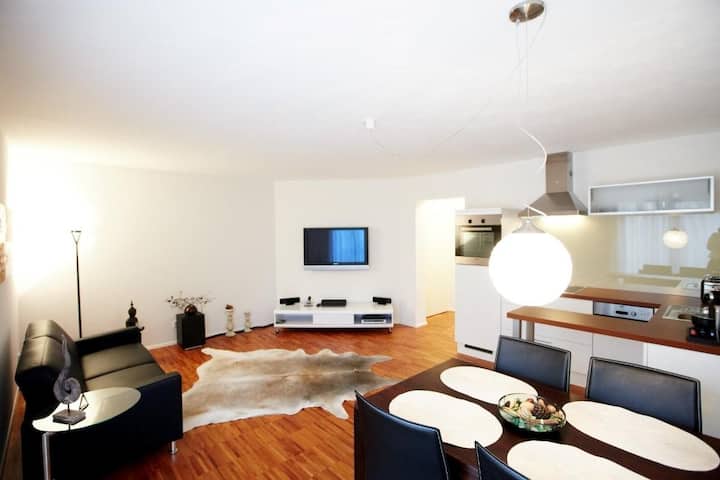 Ruhige, Moderne 2 Zimmer Wohnung Mit Terrasse - Stuttgart