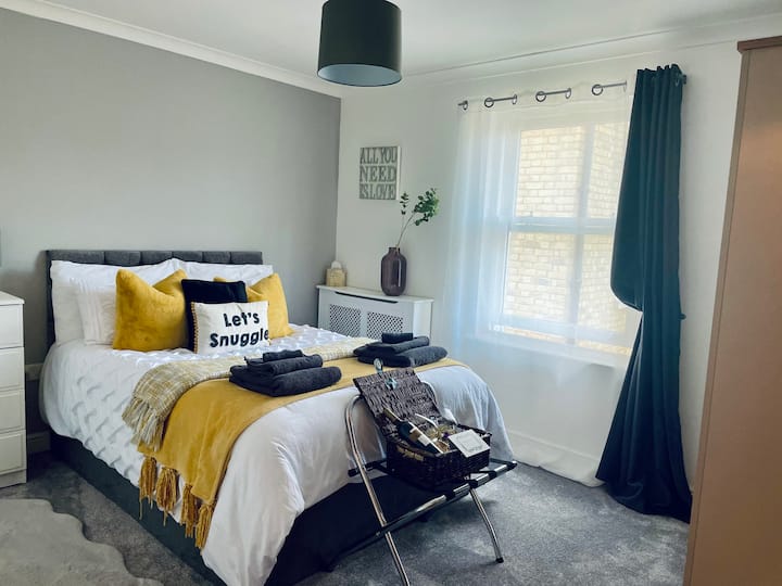 Centrally Located A Home From Home - Free Parking - Canterbury
