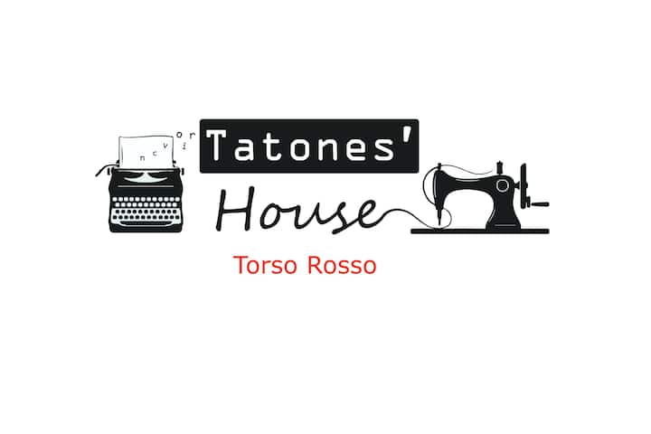 Tatones' House - Torso Rosso Bedroom - Sulmona